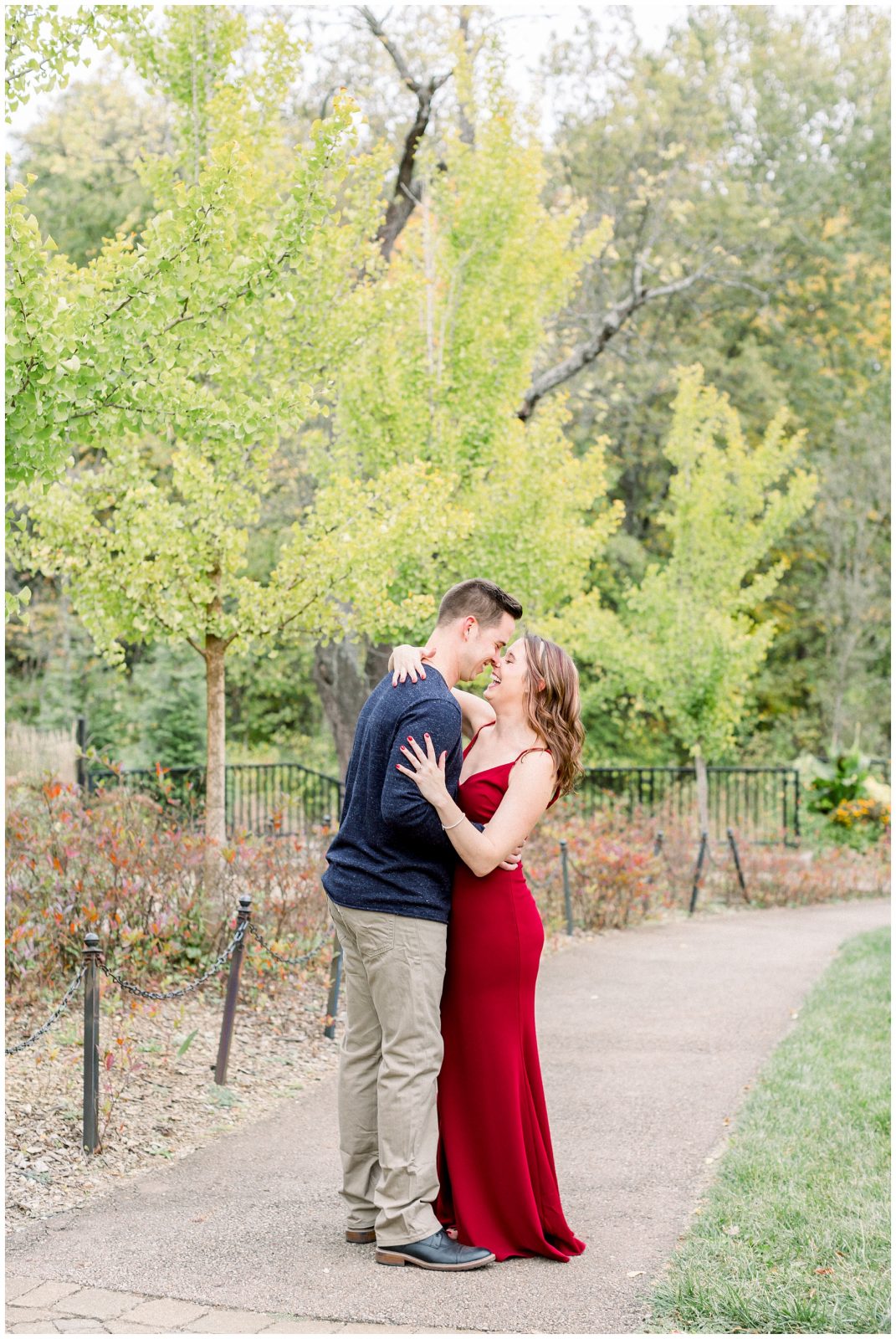 Alexa & Robert | Engagement session at Inniswood Metro Gardens